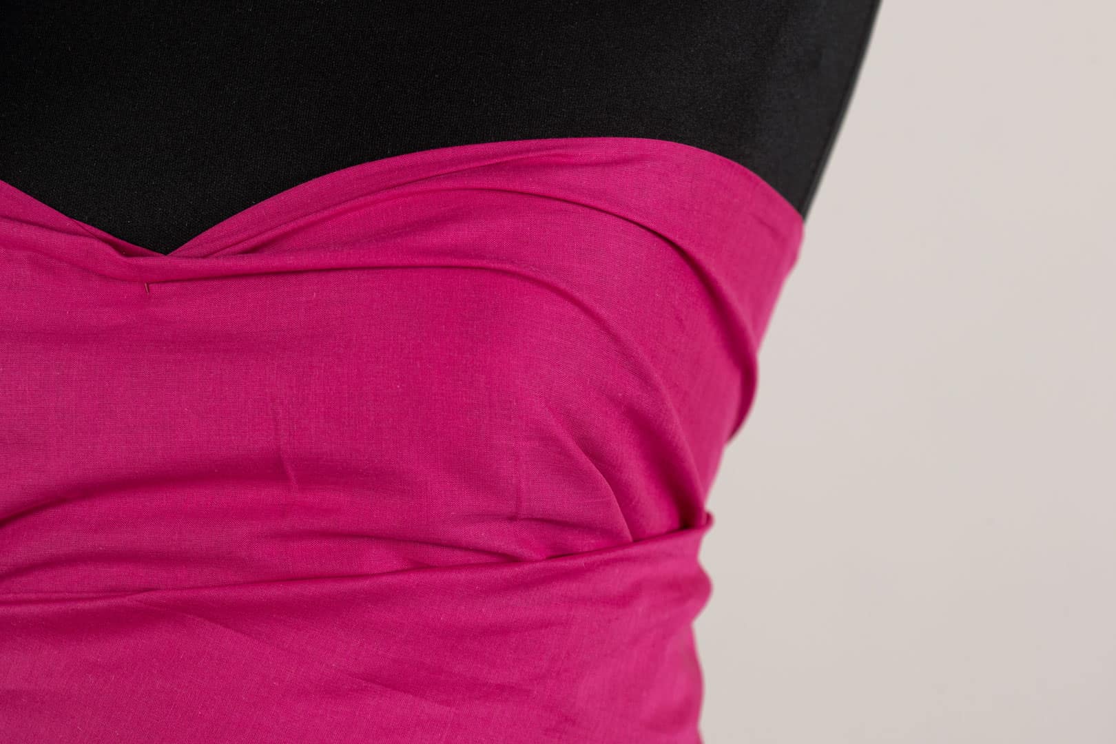 Fuxia Cotton Muslin fabric for dressmaking