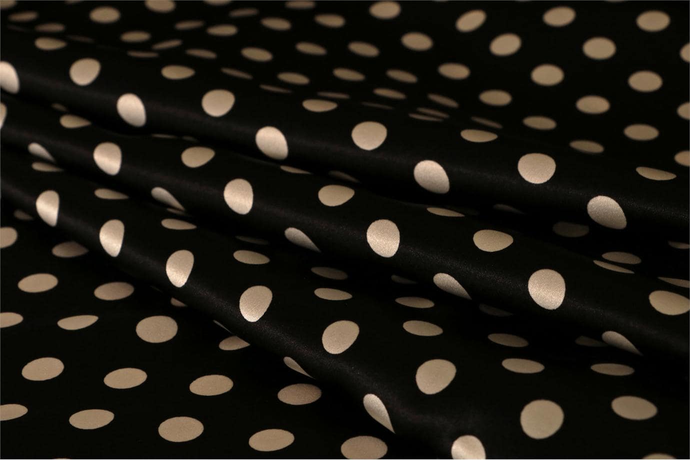 Black, White Silk Satin Polka Dot Fabric - Raso Se Omnibus Pois 201901