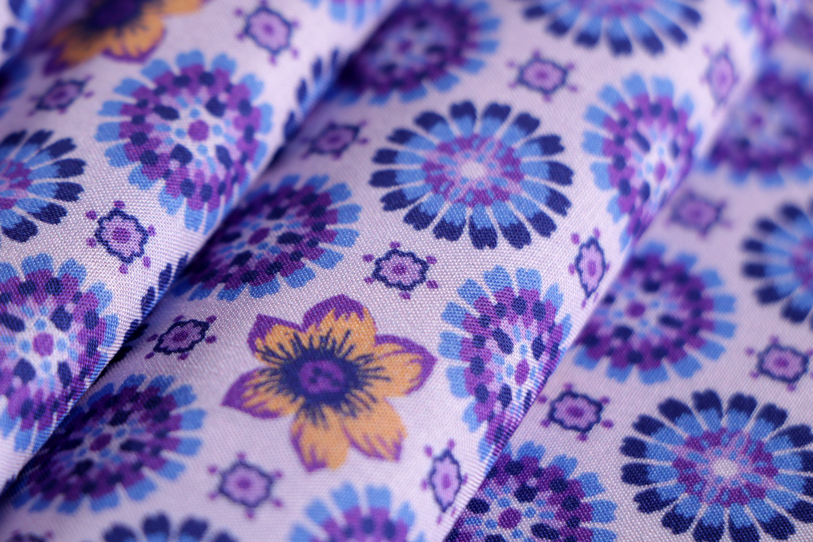 Purple Viscose Muslin Apparel Fabric ST000709