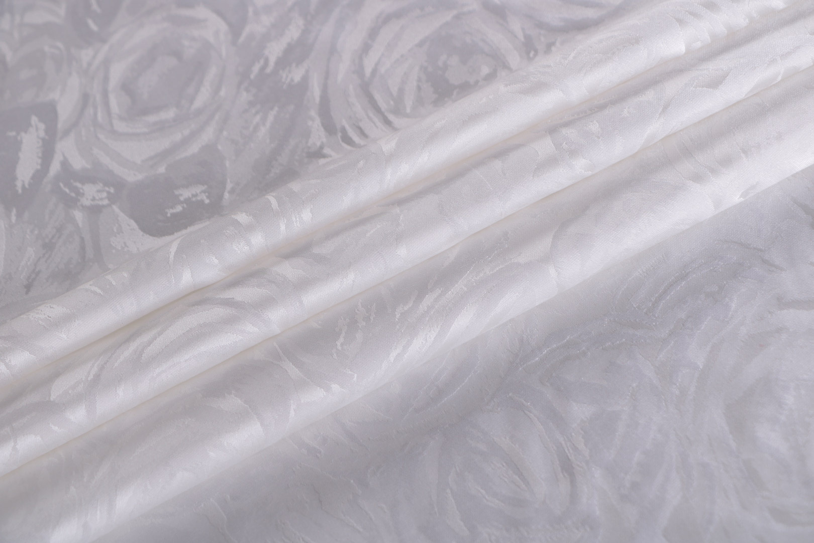 White Polyester, Silk Apparel Fabric UN001355