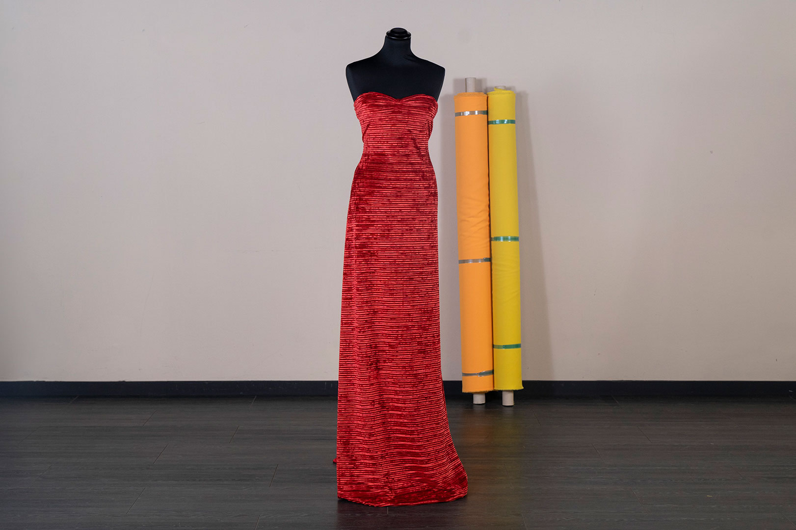 Red Polyester Apparel Fabric TC001165