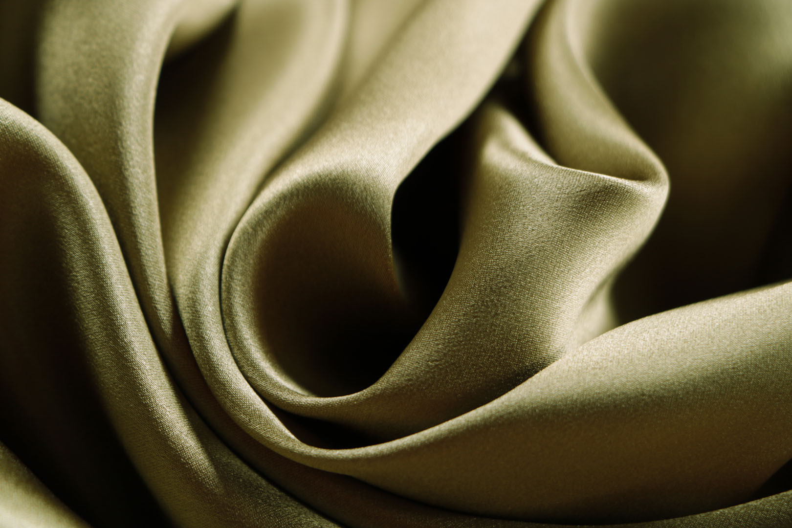 Tessuto Crepe Satin Oliva per Abbigliamento