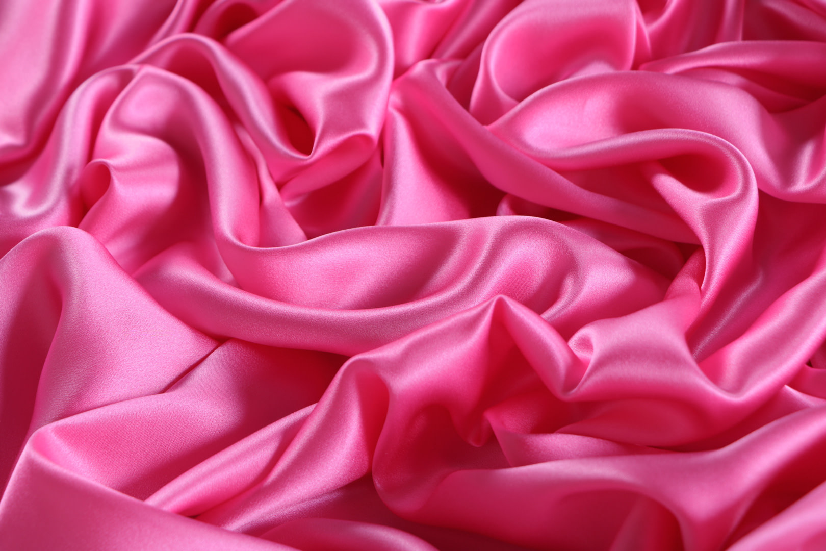 Petunia fuchsia silk crêpe back satin fabric for dressmaking