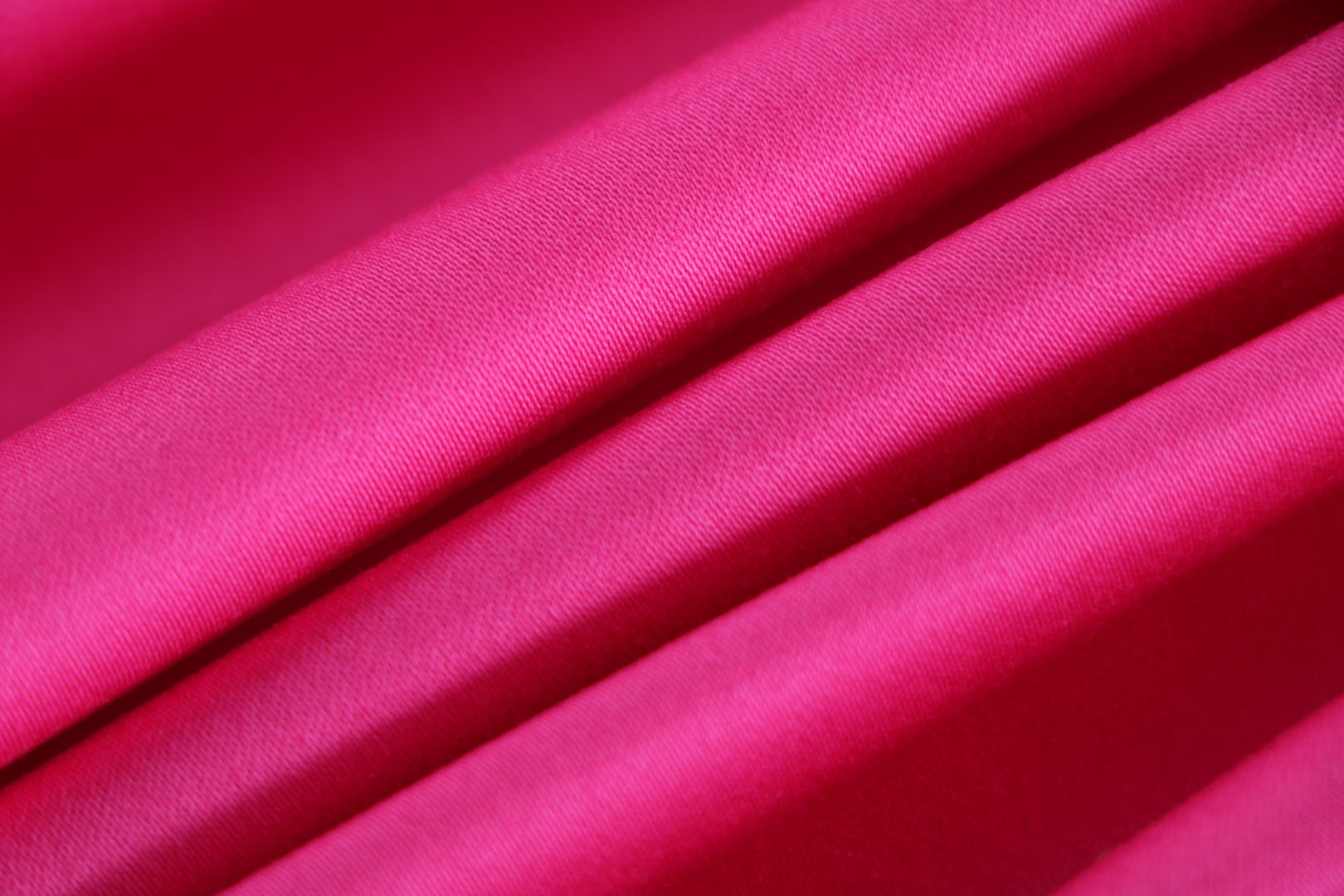 Fuchsia lightweight stretch cotton sateen fabric for dressmaking