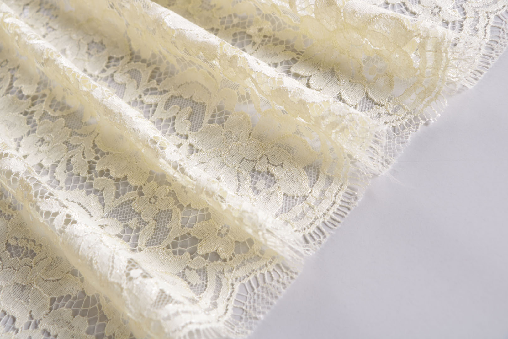 Laces-Embroidery Apparel Fabric TC001184