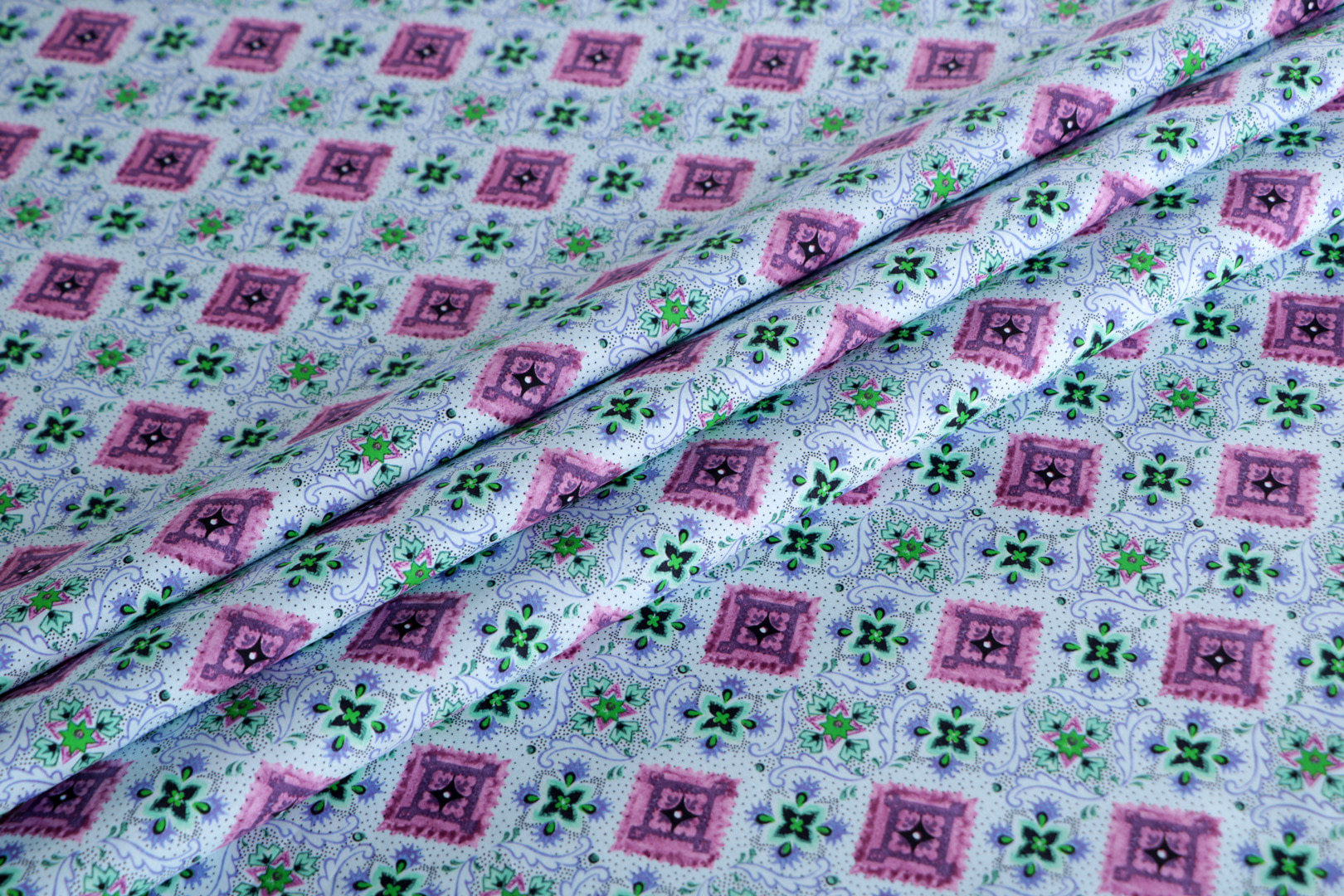 Tie Print Apparel Fabric ST000660