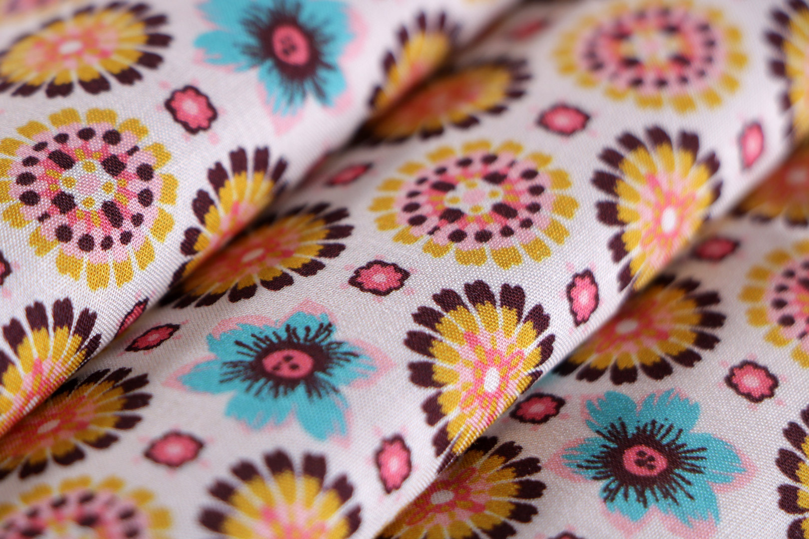 Tie Print Apparel Fabric ST000711