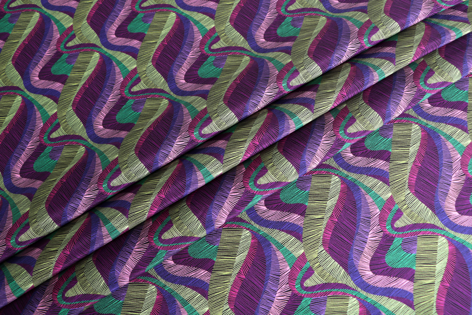 Geometric Print Apparel Fabric ST000799