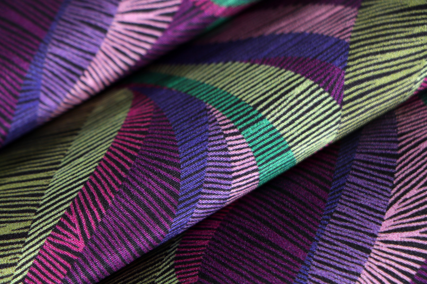 Geometric Print Apparel Fabric ST000799