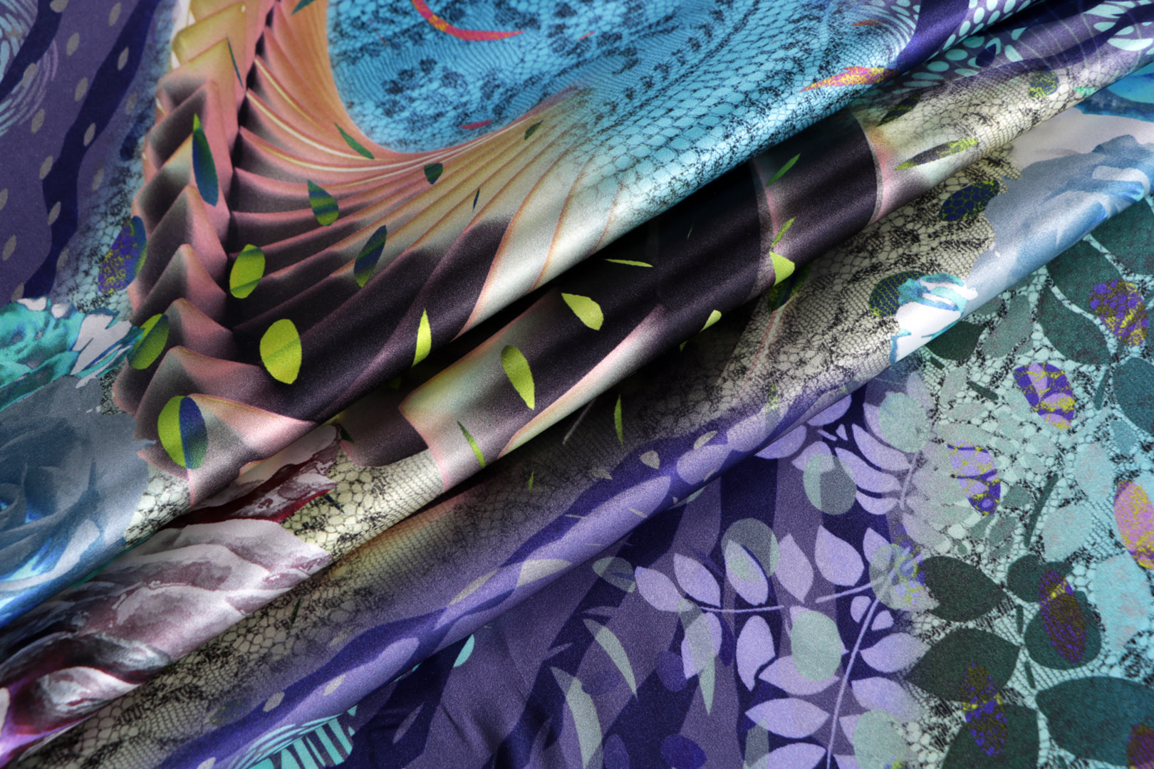 Abstract Print Apparel Fabric ST000904