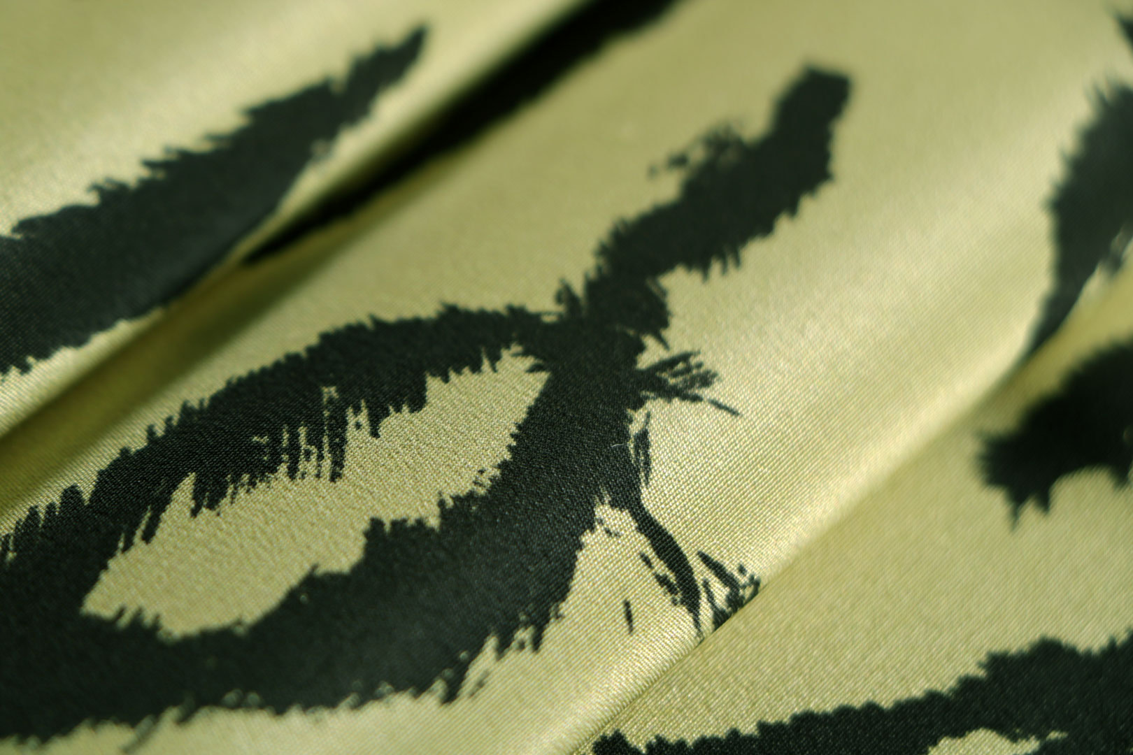 Animalier Print Apparel Fabric ST000634