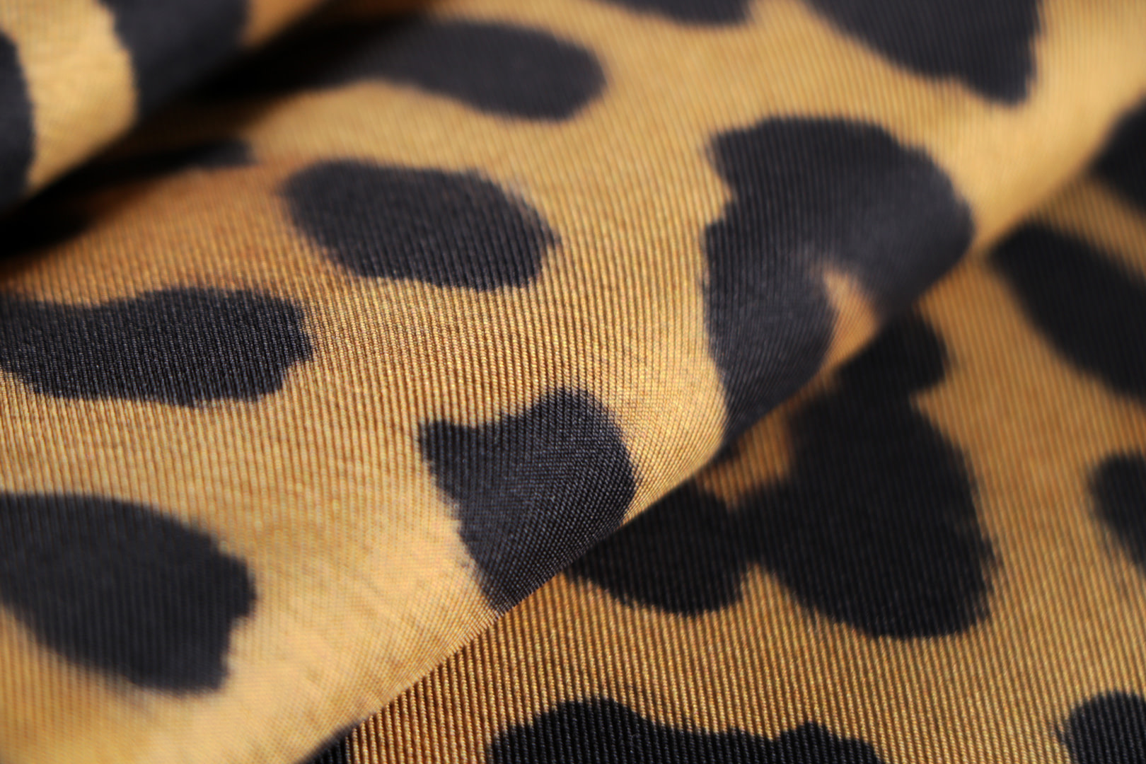 Animalier Print Apparel Fabric ST000645