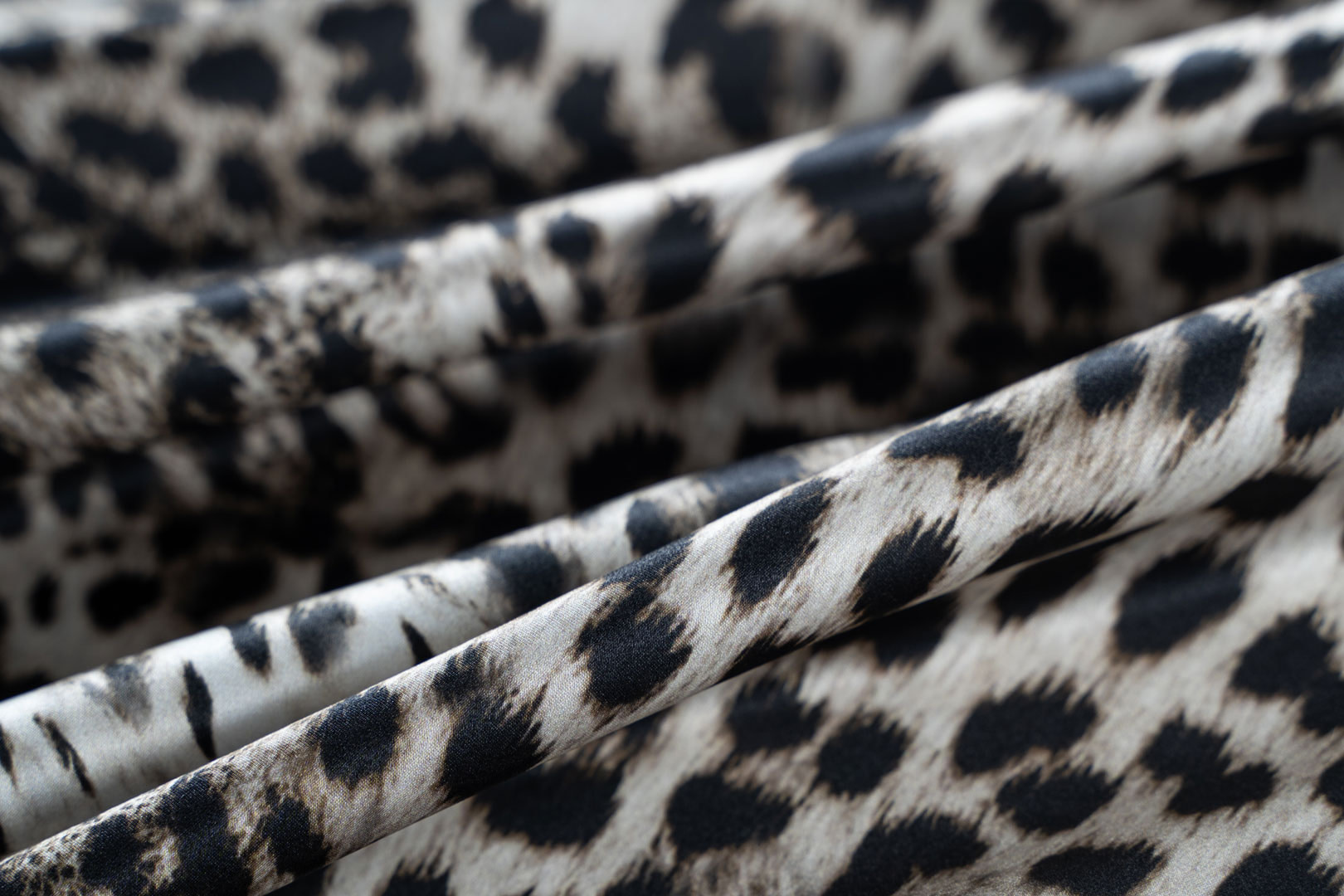 Animalier Print Apparel Fabric ST000621